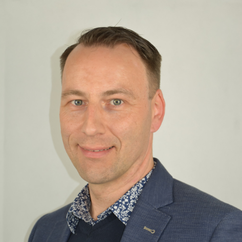 André Kümmerling | Henkel und Lares